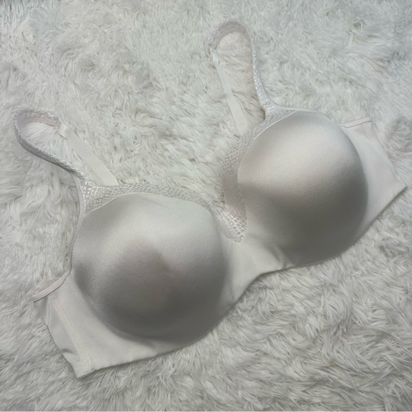 Bali | Intimates & Sleepwear | Bali Metallic White Underwire Bra 44c ...